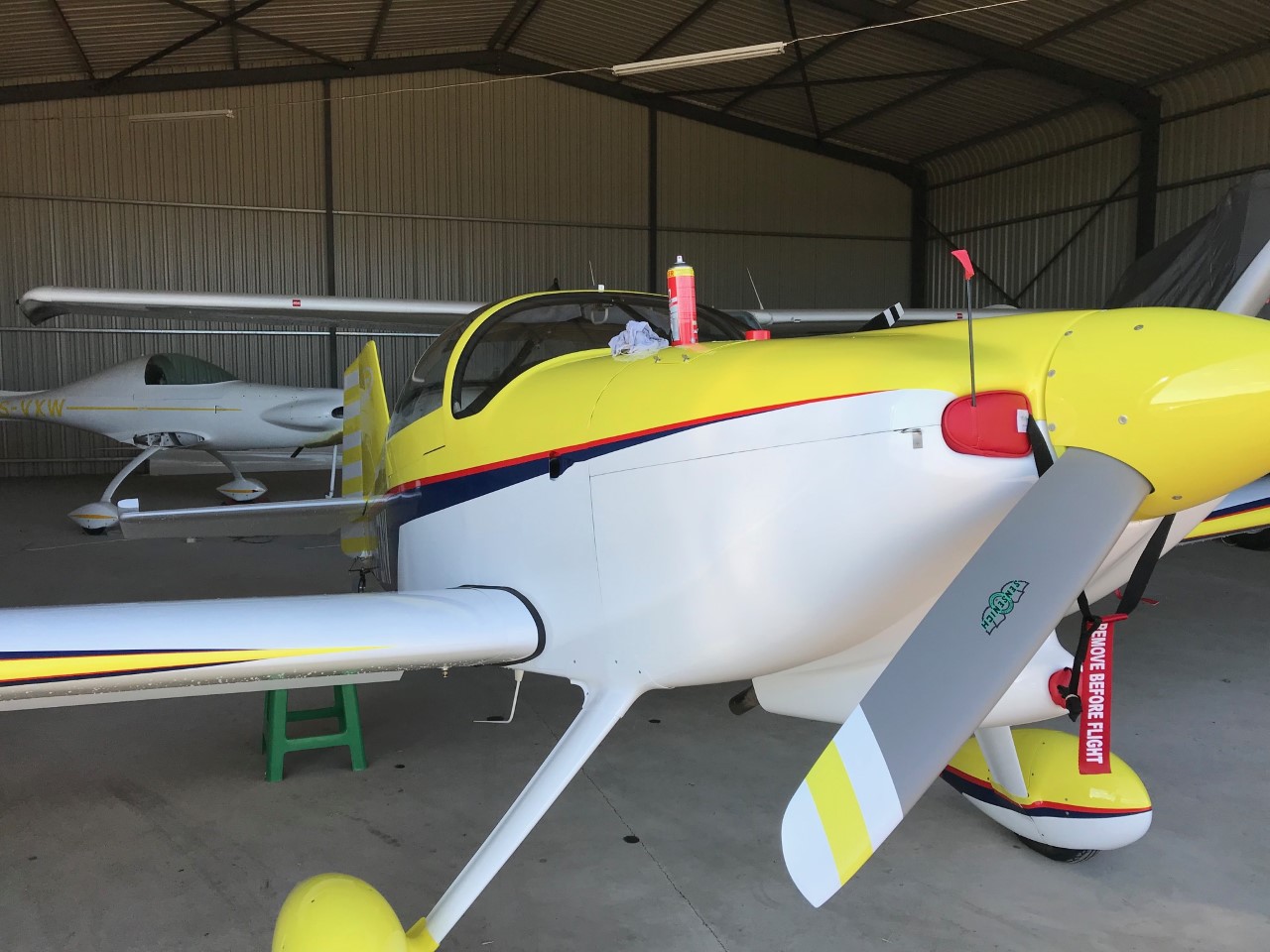 B van Niekerk (Tiekie) RV-6 - Van's Aircraft Total Performance RV Kit Planes
