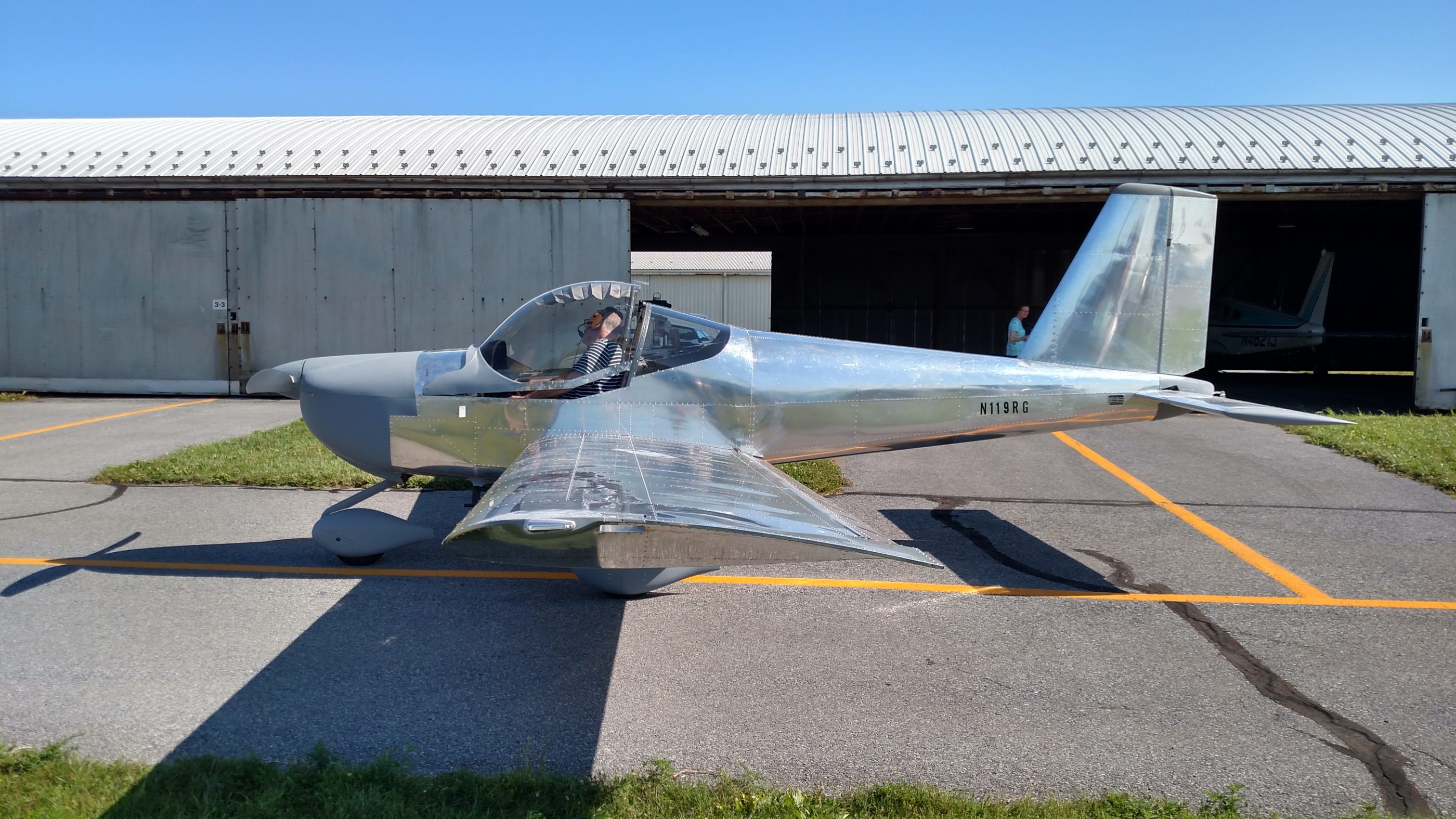 Kingdom Builders' RV-12 First Flight! - Van's Aircraft Total ...