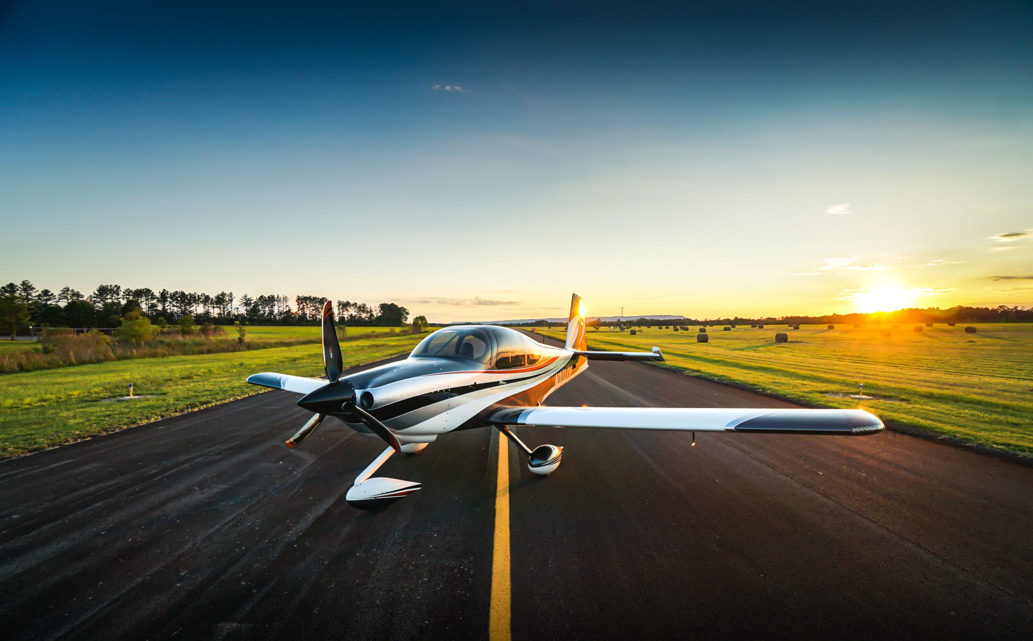 Tim Huneycutt's Beautiful New RV-10 - Van's Aircraft Total Performance ...