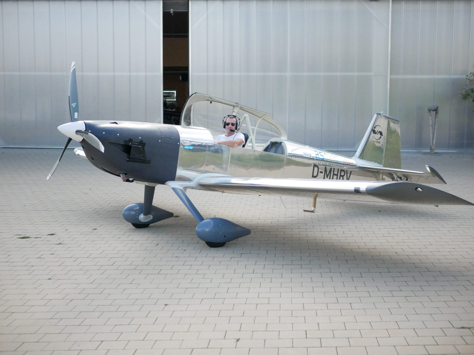 Robert Haag's RV-4 - Van's Aircraft Total Performance RV Kit Planes