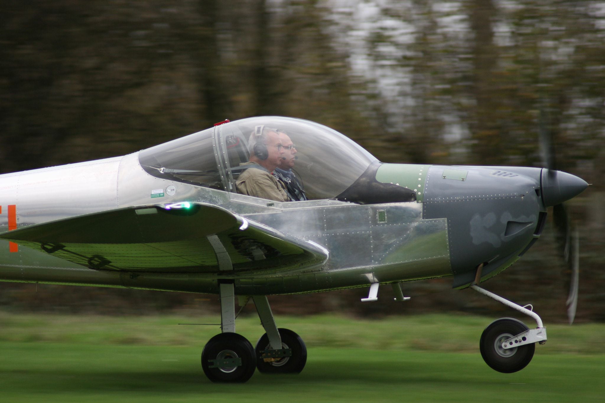 Mark Fotherby and Brian Lloyd's RV-12iS - Van's Aircraft Total ...